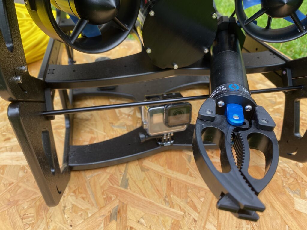 ROV – remotely operated underwater vehicle – USV GeoPixel / DRONY UAV ...